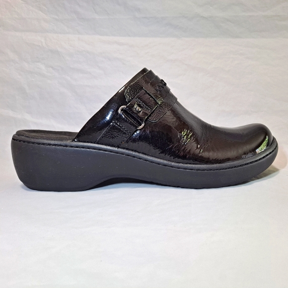 Clarks | Shoes | Clarks Slipon Clogs Womens 9w Black Patent Leather ...